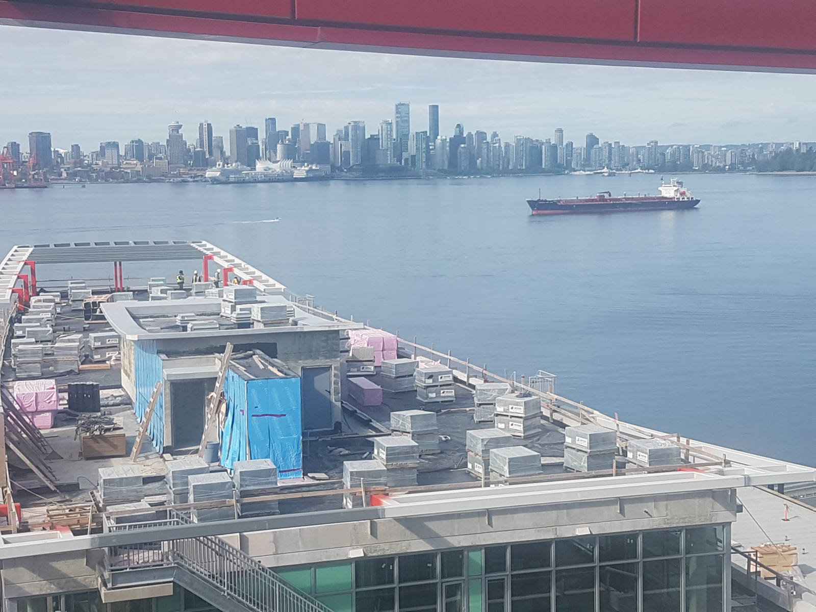 Solve Roofing a Highrise jigsaw puzzle online with 300 pieces