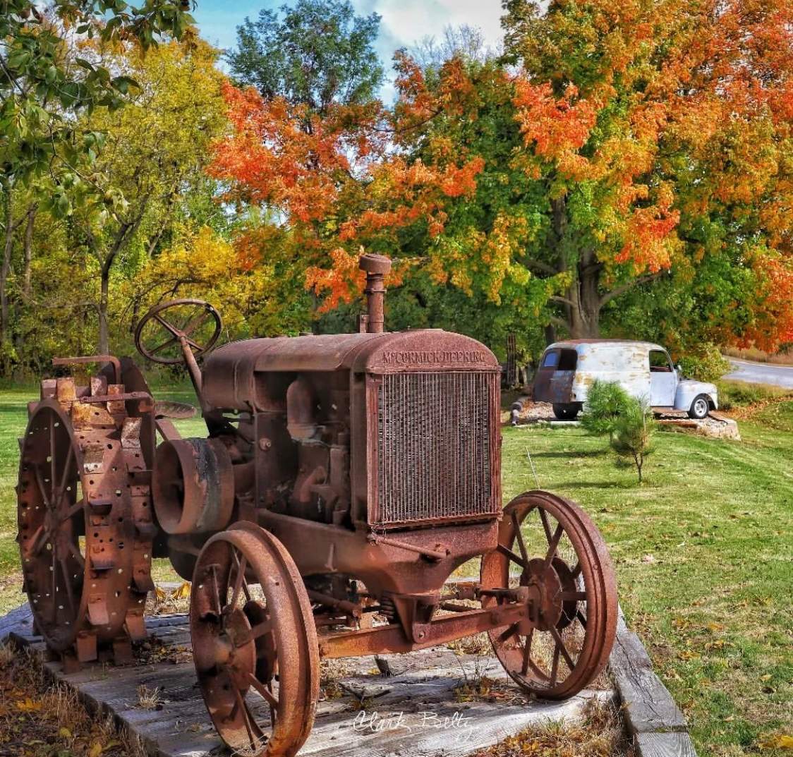 Jigsaw Puzzle | Old Tractor | 100 pieces | Jigidi