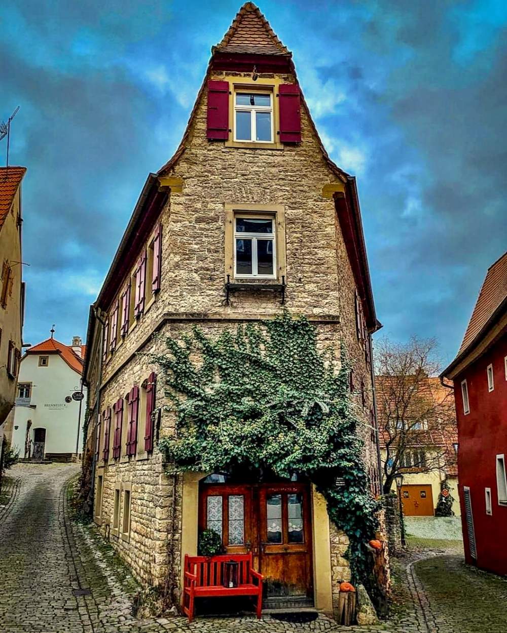 Solve Sulzfeld - Germany jigsaw puzzle online with 80 pieces