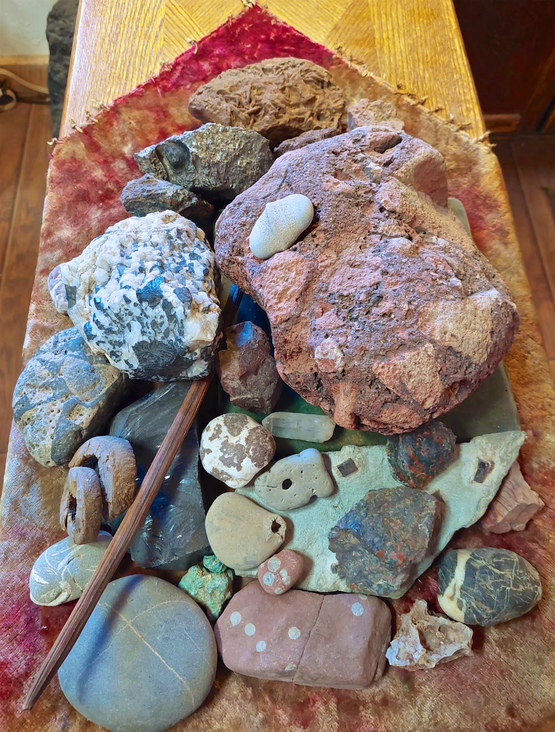 Solve Some more interesting rocks jigsaw puzzle online with 108 pieces