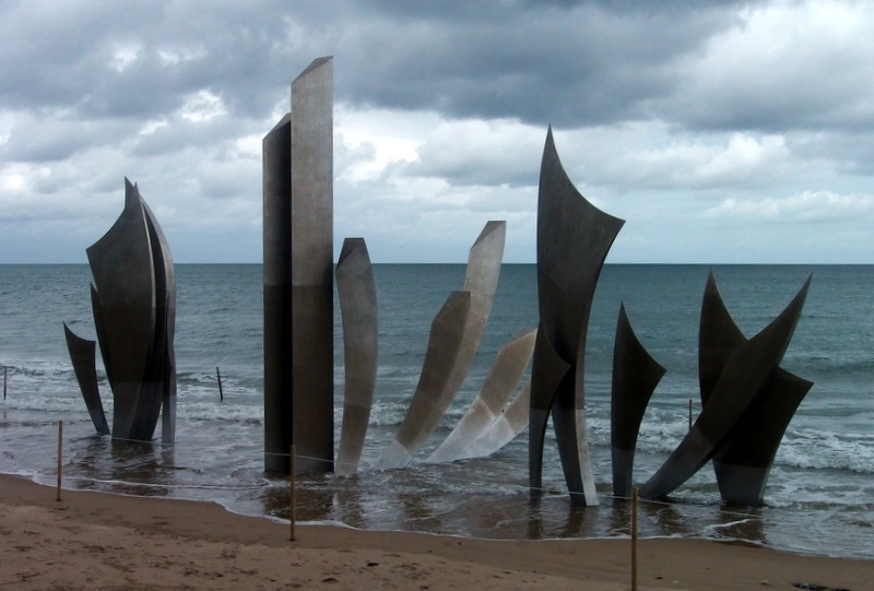 Solve D Day memorial, Omaha beach jigsaw puzzle online with 117 pieces