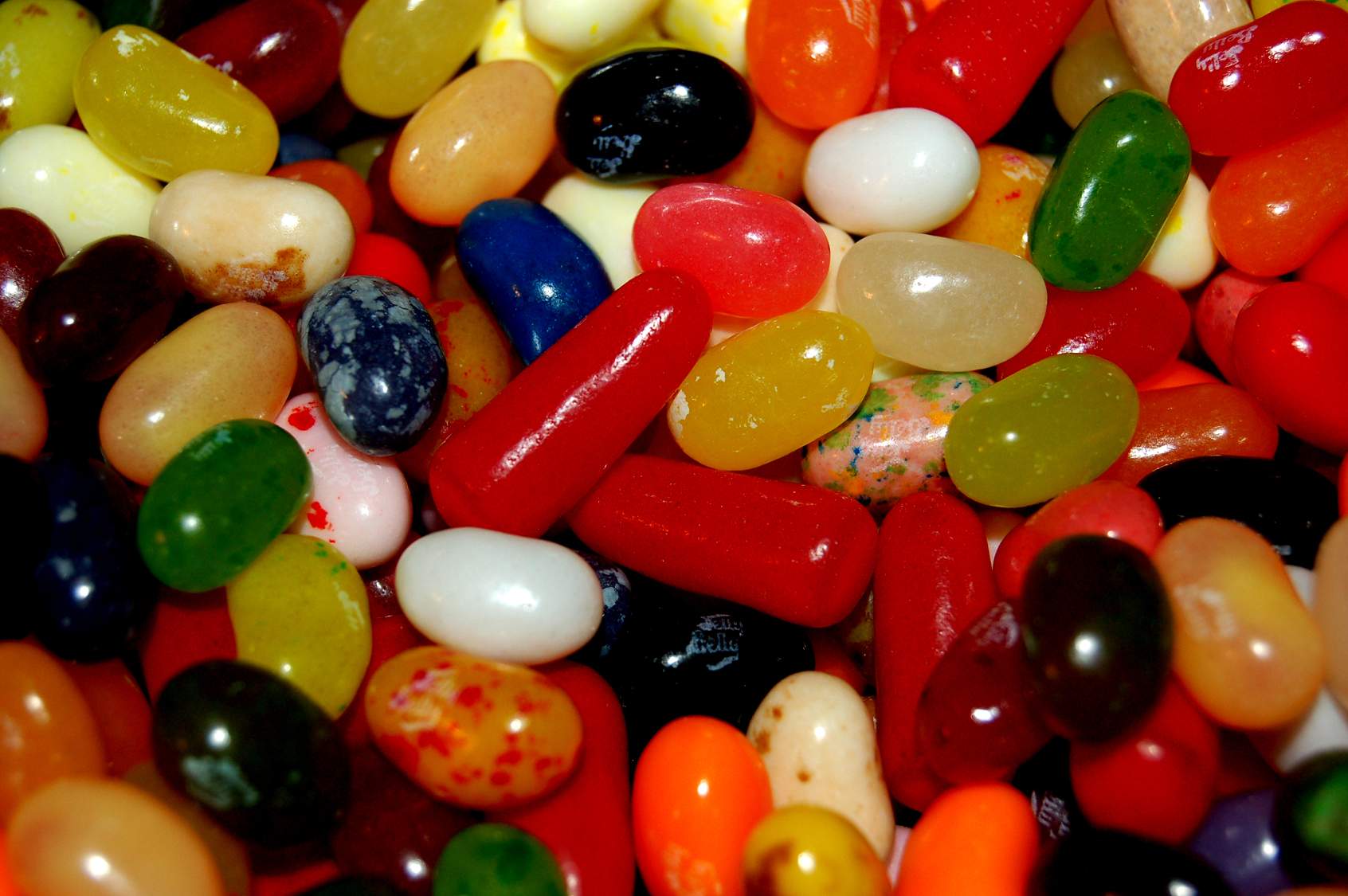 Solve Jelly beans jigsaw puzzle online with 126 pieces