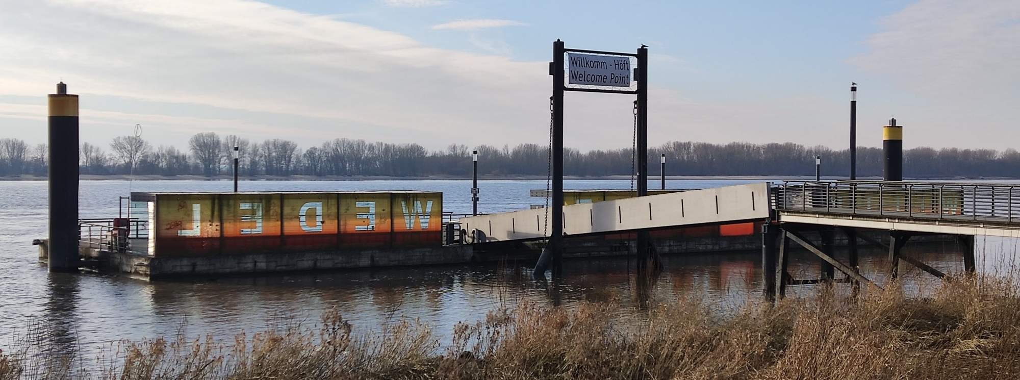 Solve Wedel-Schulau, Willkomm-Höft (Welcome Point) jigsaw puzzle online ...