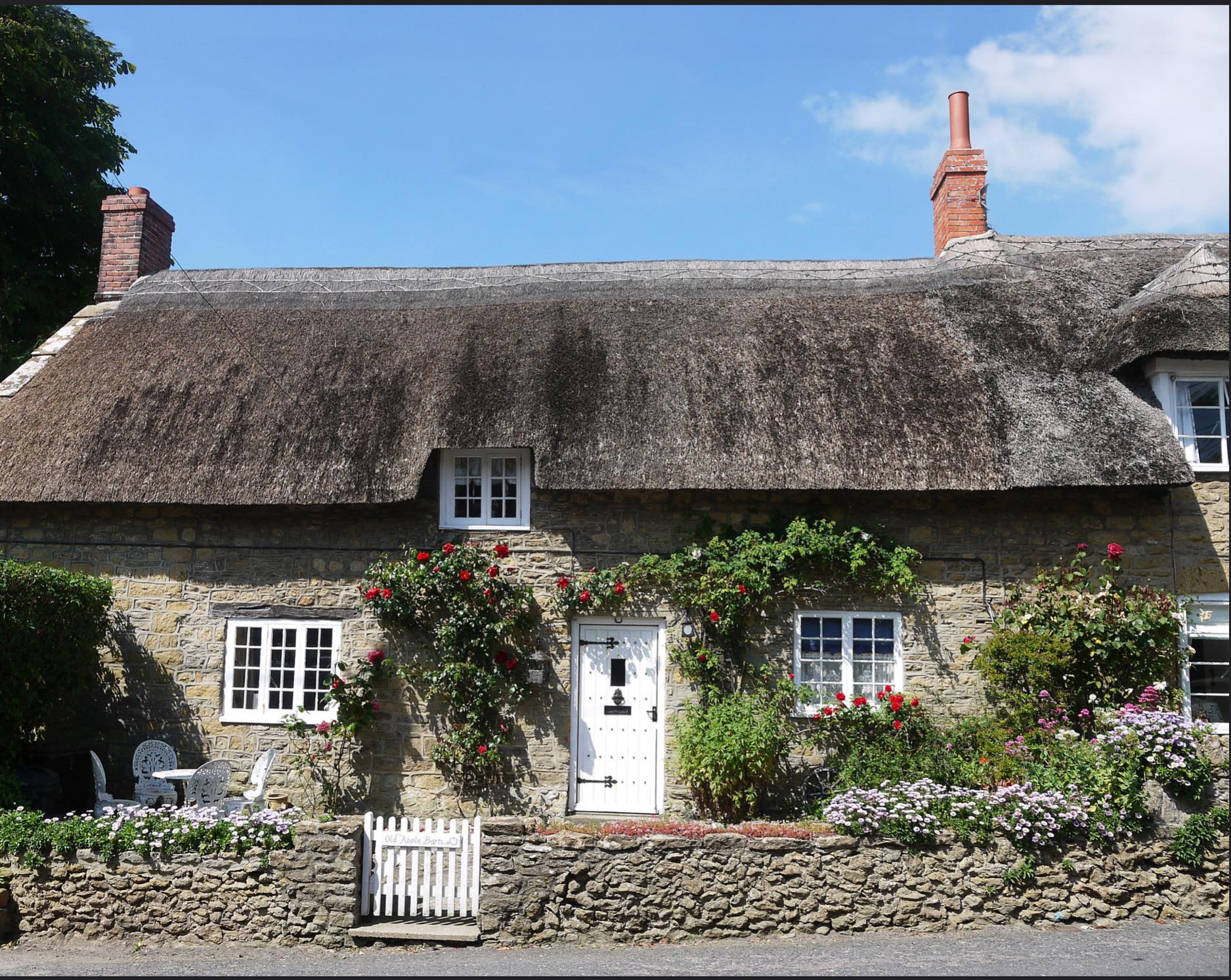 Solve Apple Barn Cottage. Burton Bradstock. Dorset. jigsaw puzzle ... Solve Apple Barn Cottage. Burton Bradstock. Dorset. jigsaw puzzle ...