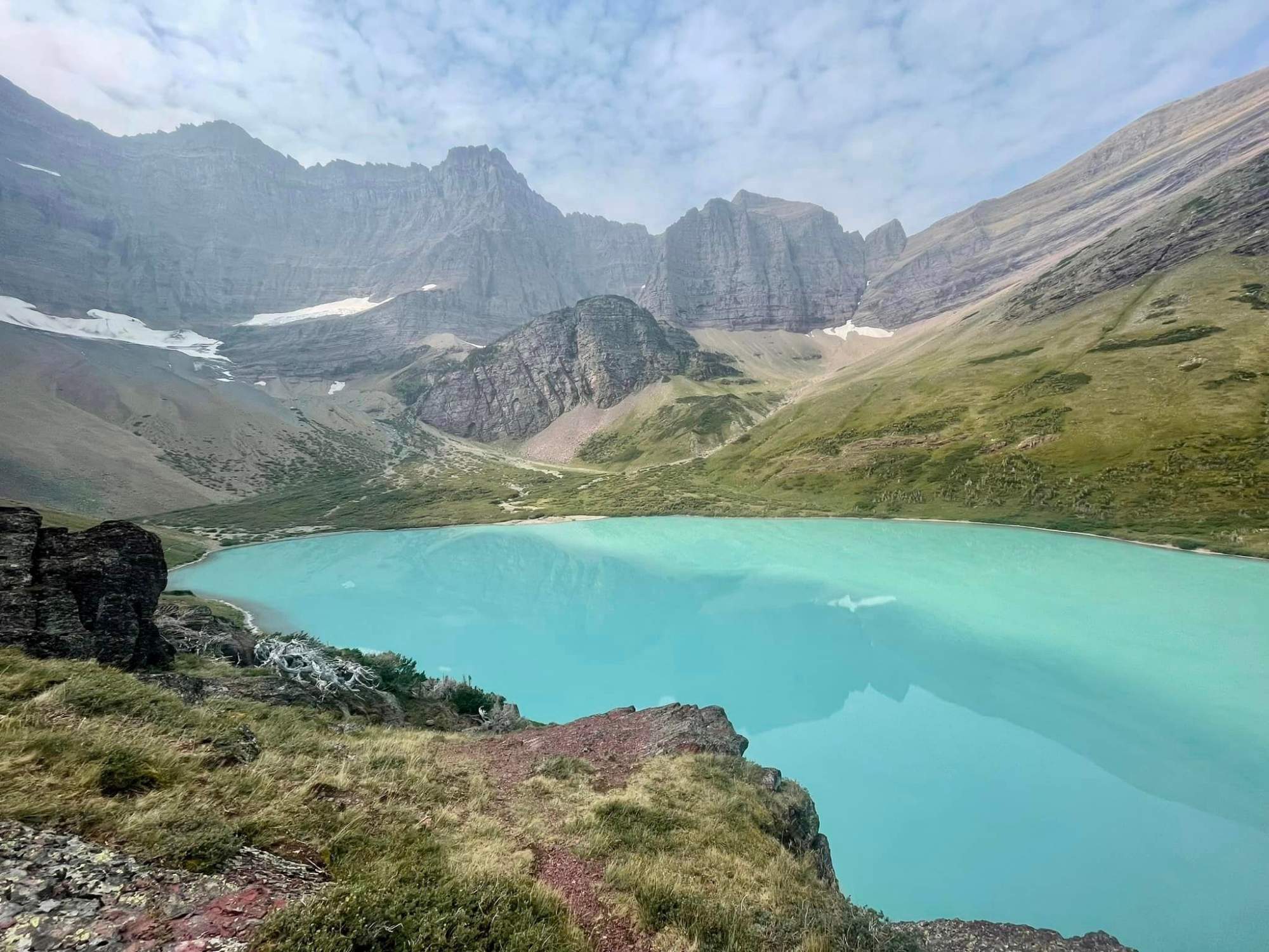 Solve Cracker Lake GNP by Cy Thompson jigsaw puzzle online with 221 pieces