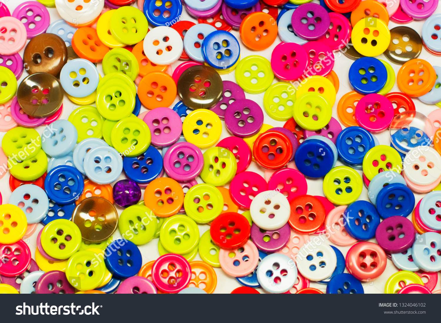 Solve Button collage 1 jigsaw puzzle online with 204 pieces