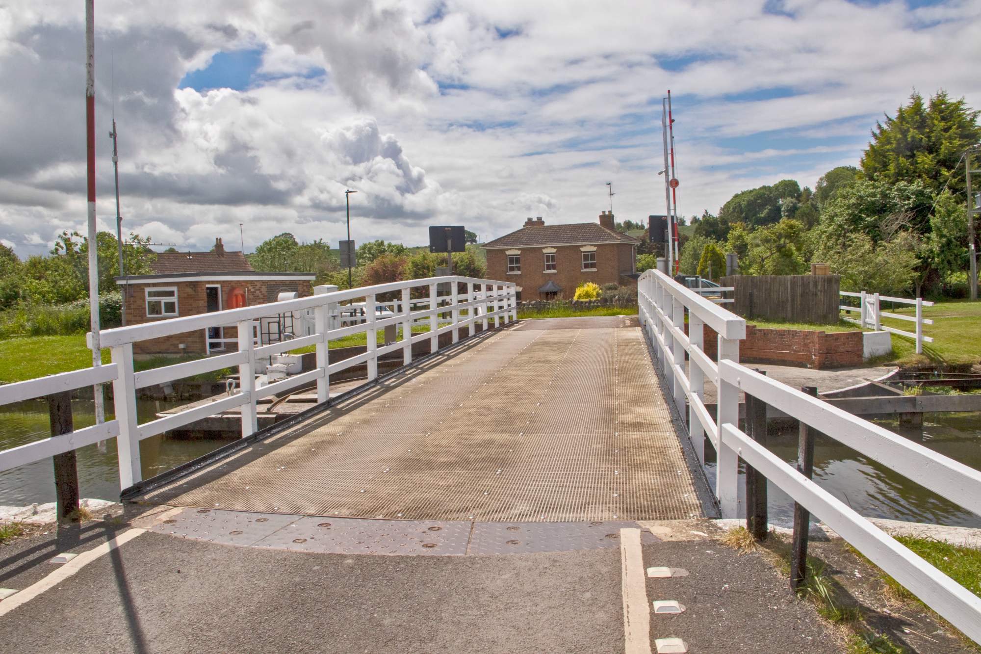 Solve Gloucester 10-06-2021 Purton lower swing bridge 04 jigsaw puzzle ...