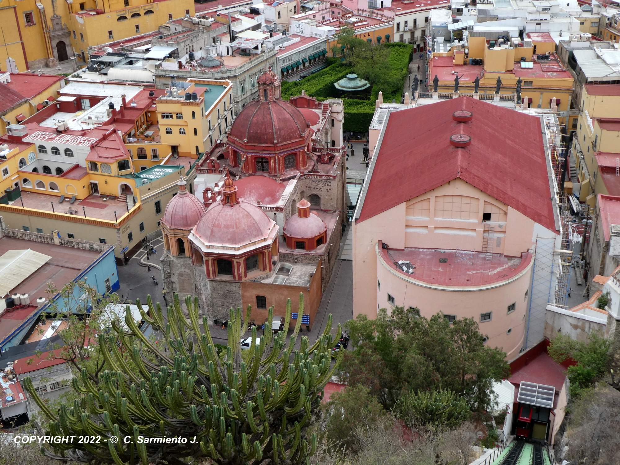 Solve JANUARY - CALENDAR PAGE jigsaw puzzle online with 432 pieces