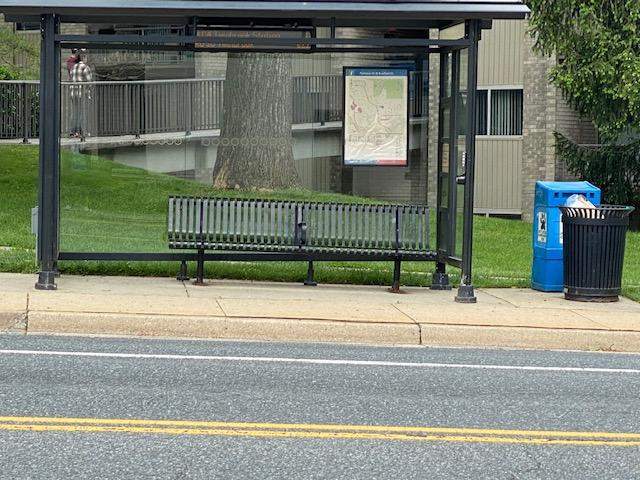 Jigsaw Puzzle | Repared bus stop. | 20 pieces | Jigidi