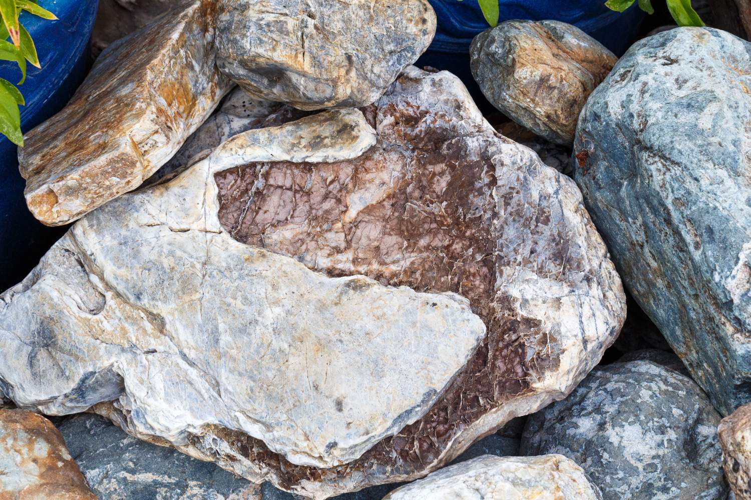 Solve "NOW THAT ROCKS" jigsaw puzzle online with 96 pieces