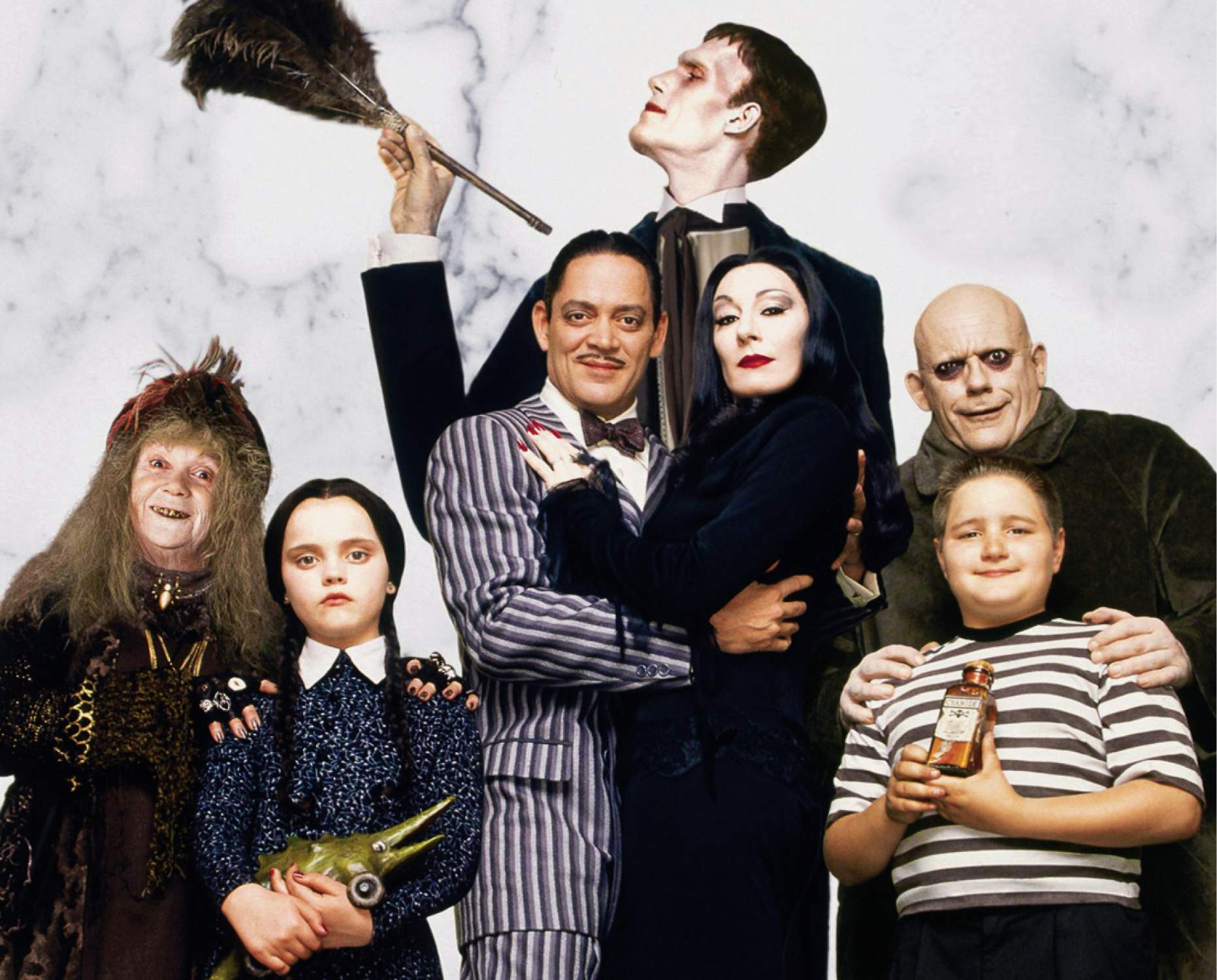 Solve Addams Family jigsaw puzzle online with 320 pieces