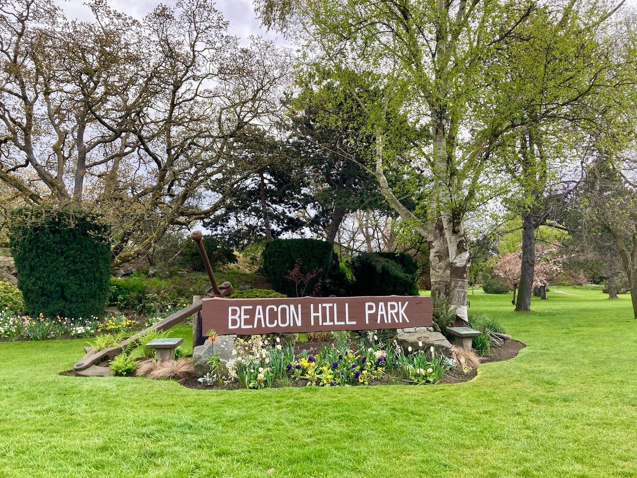 Solve Beacon Hill Park jigsaw puzzle online with 266 pieces