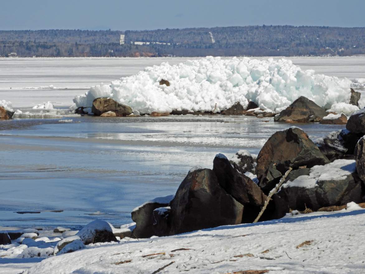 Solve More ice jigsaw puzzle online with 20 pieces