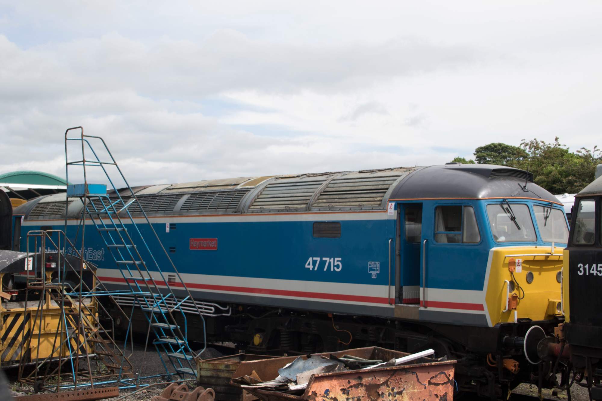 Solve Wensleydale Railway 28-05-2017 class 47 715 Brush Falcon Works ...