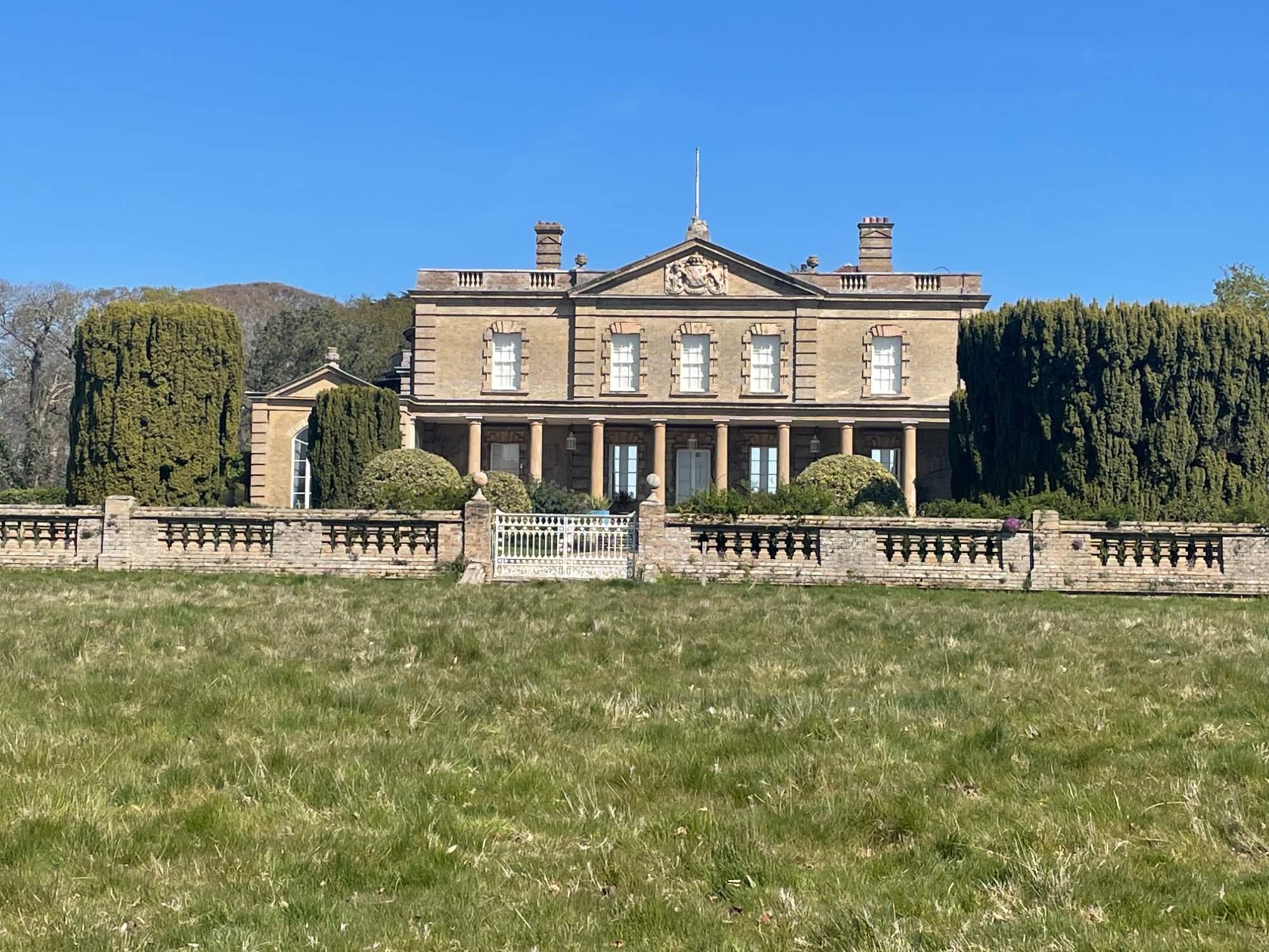 Solve Gunton Hall Norfolk jigsaw puzzle online with 300 pieces