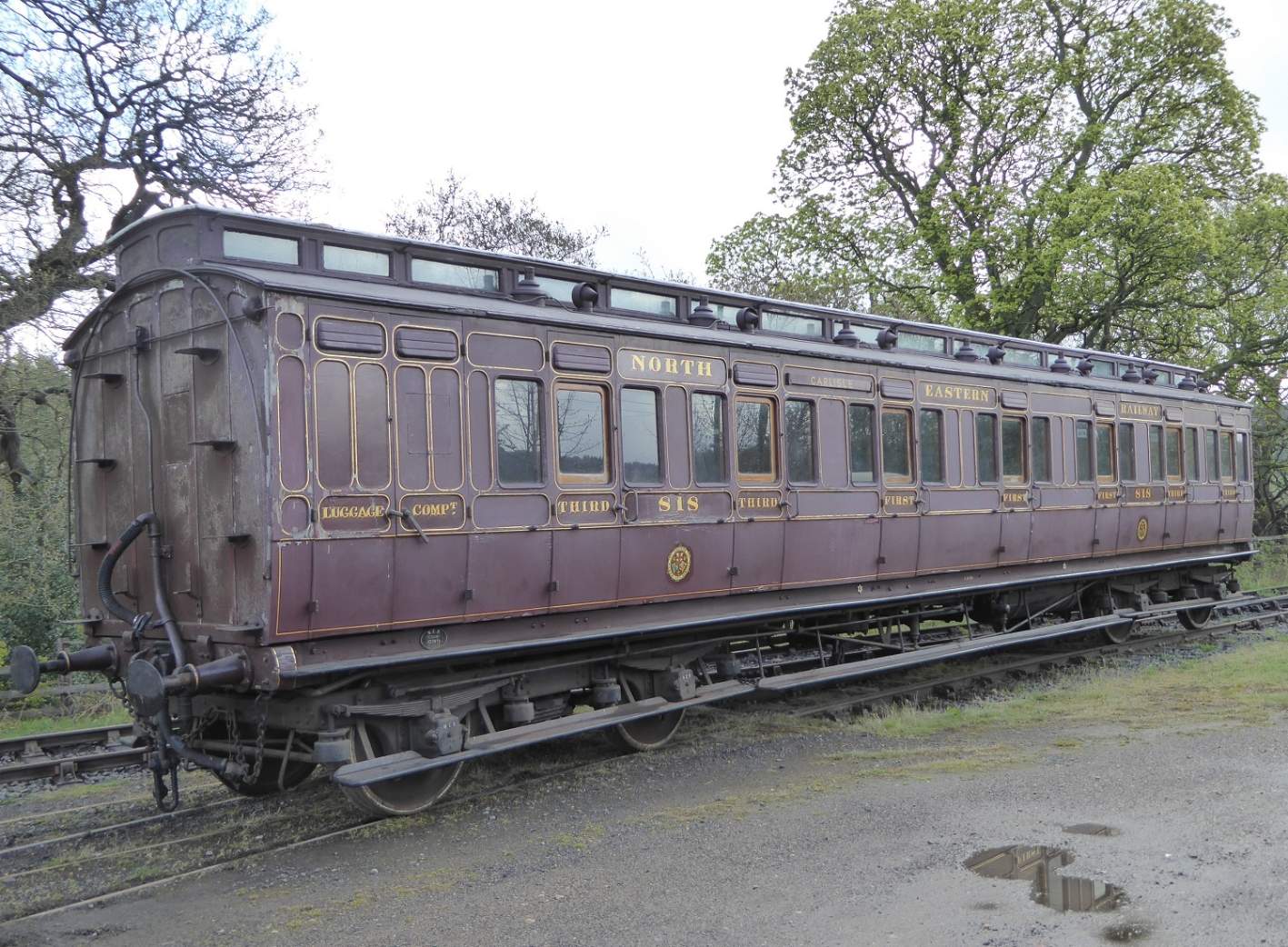 Solve NER Clerestory Coach No.3071-02 jigsaw puzzle online with 35 pieces