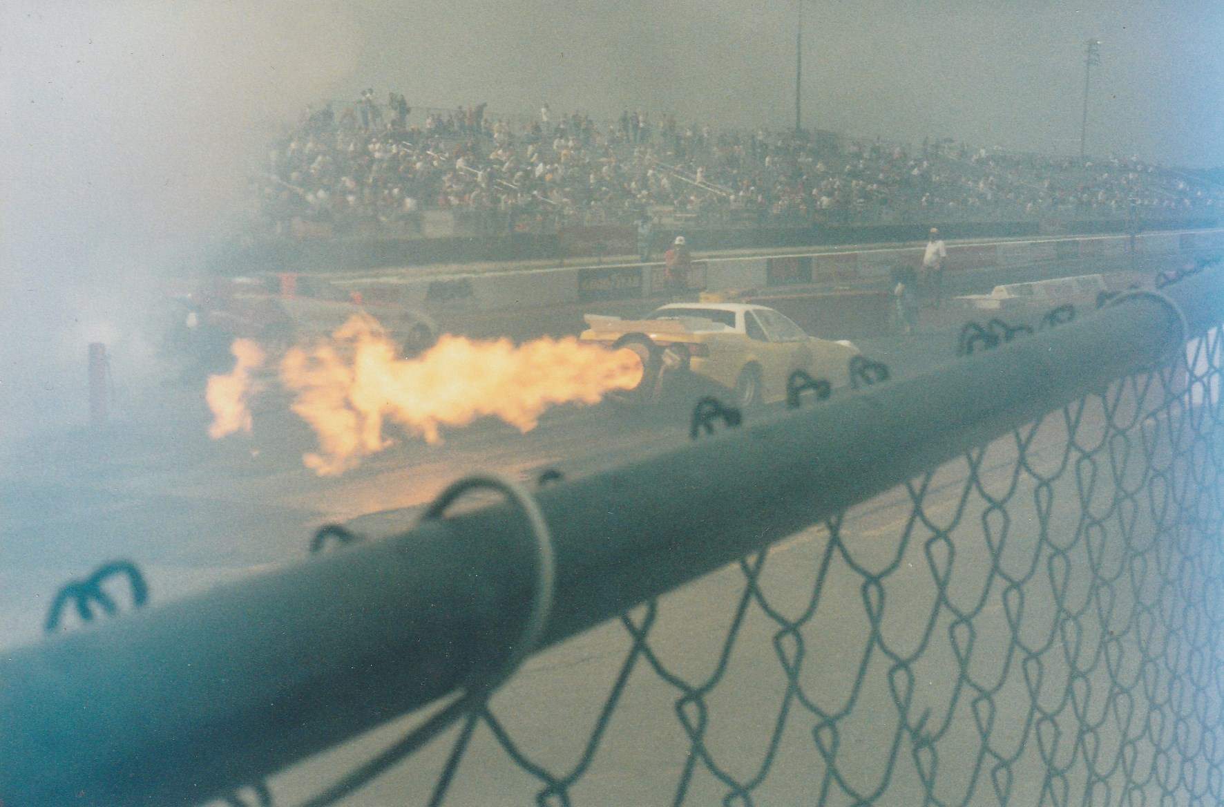 Solve Roger Gustin's Jet Funny Car jigsaw puzzle online with 216 pieces