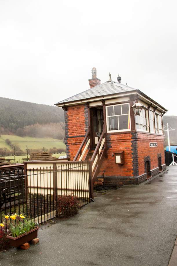 Solve Llangollen railway 26-04-2016 Carrog Signal Box 04 jigsaw puzzle ...