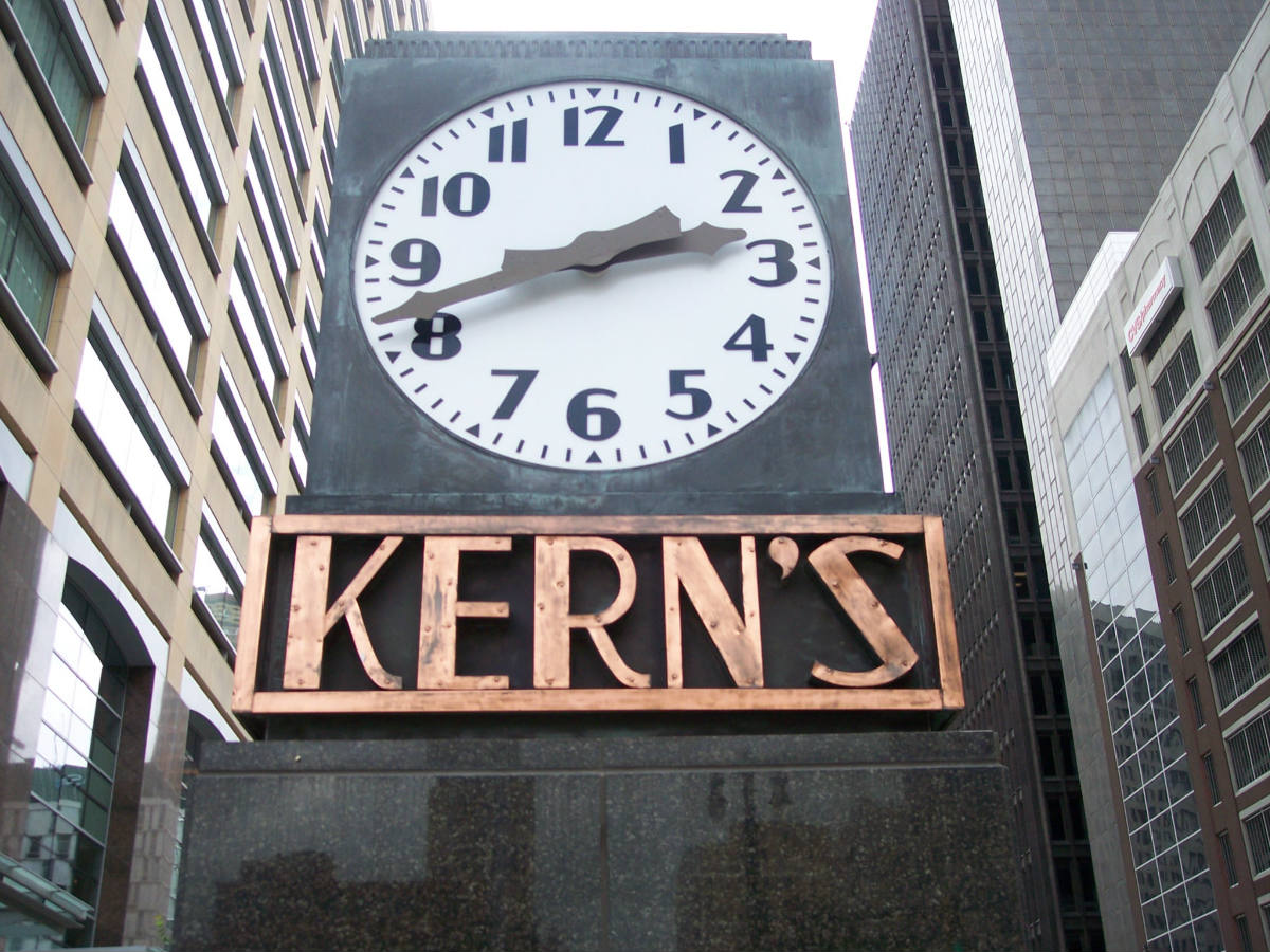 Solve Kern's Clock in Downtown Detroit, MI jigsaw puzzle online with ...