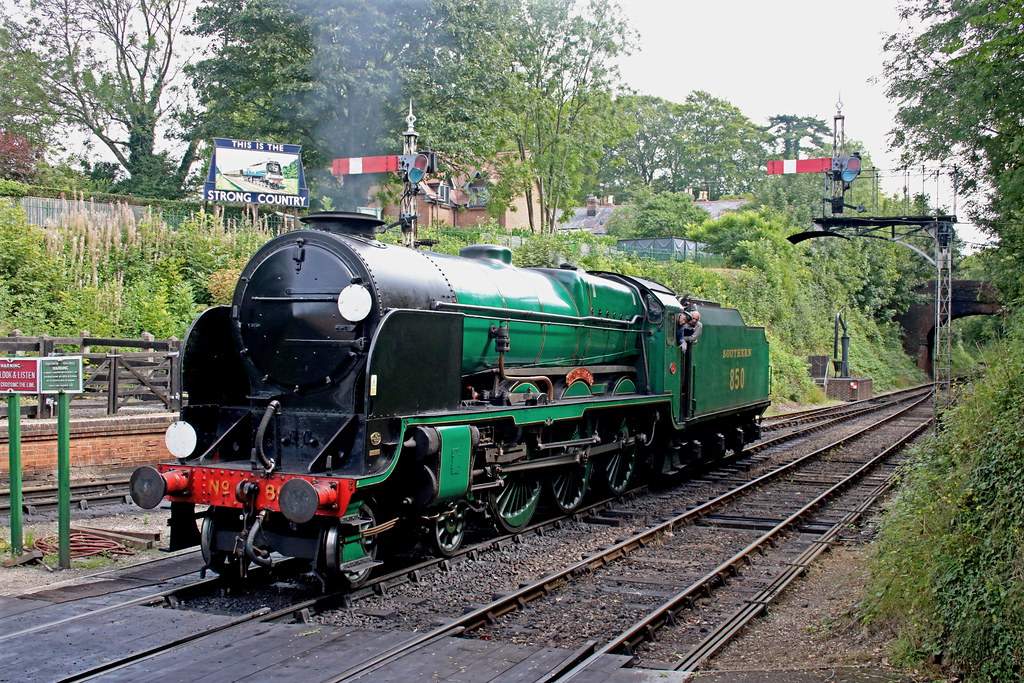 Solve SR Lord Nelson Class 4-6-0 850 Lord Nelson. jigsaw puzzle online ...