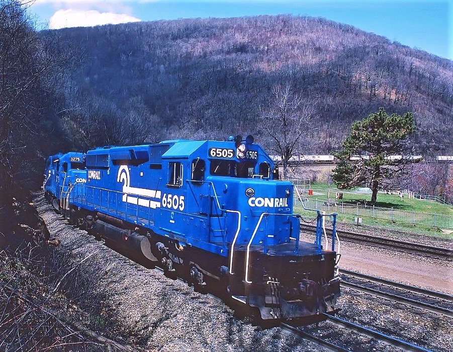 Solve CR 6505 Horseshoe Curve, jigsaw puzzle online with 130 pieces