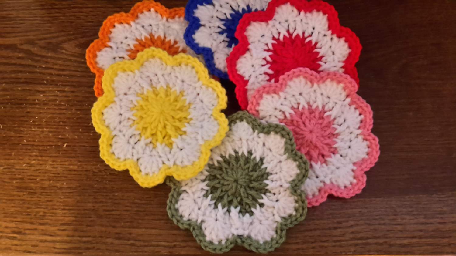 Solve Coasters jigsaw puzzle online with 66 pieces