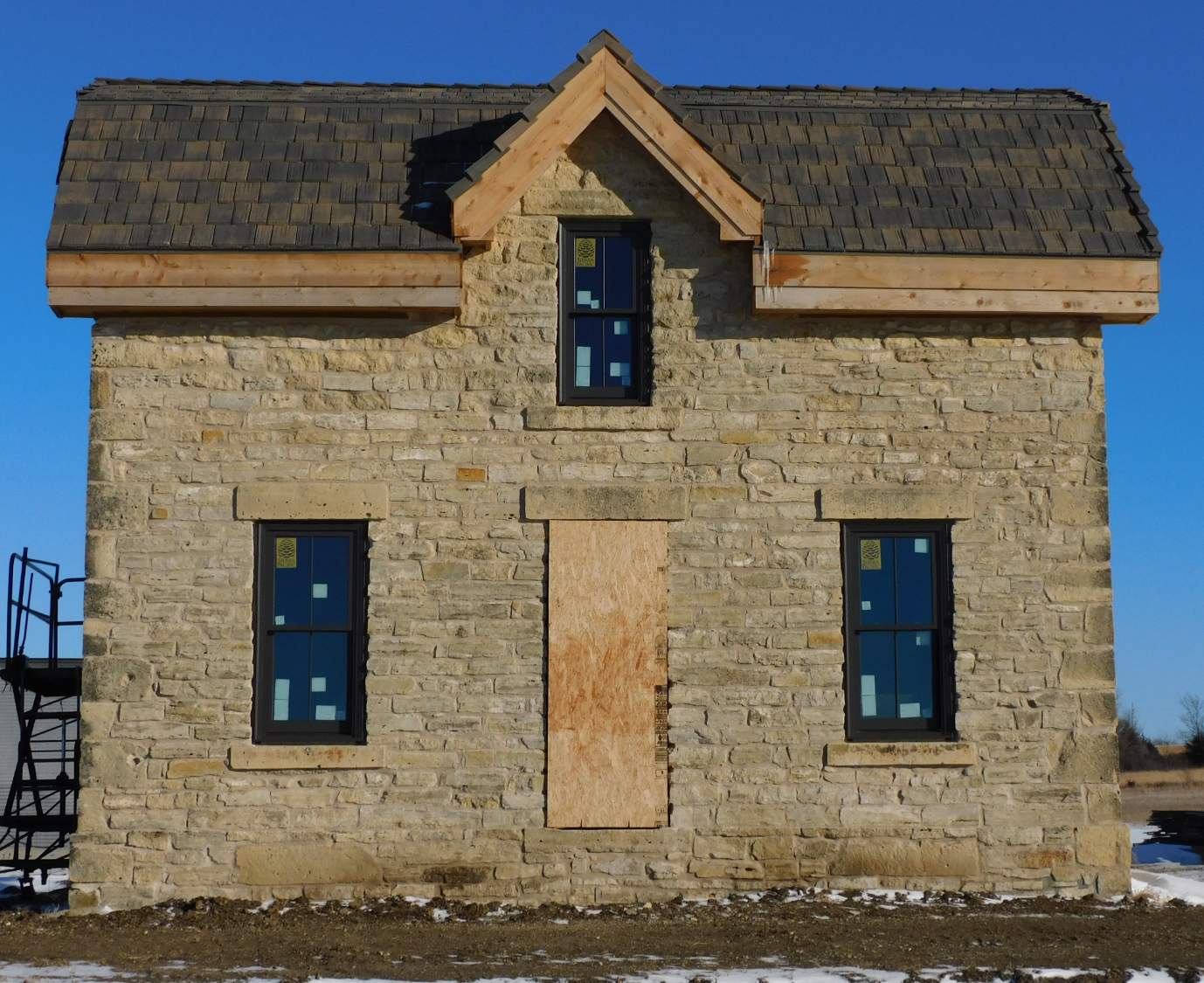 Solve Randolph Stone House "Front" jigsaw puzzle online with 80 pieces