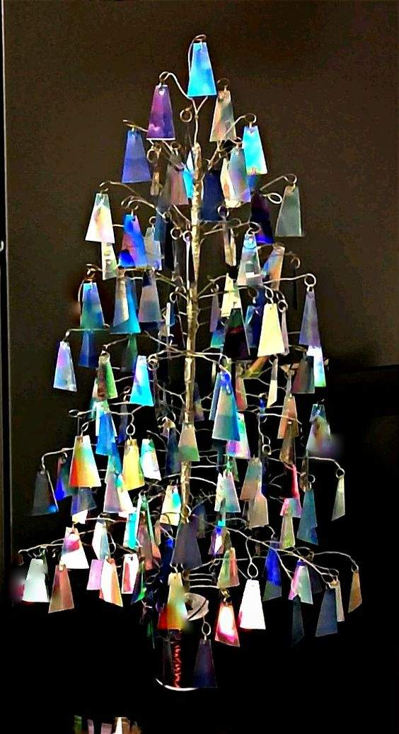 Solve Christmas tree jigsaw puzzle online with 50 pieces