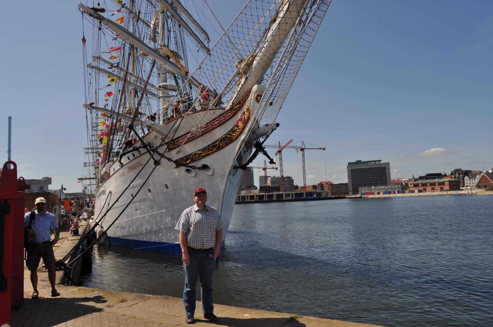 Solve skib jigsaw puzzle online with 126 pieces