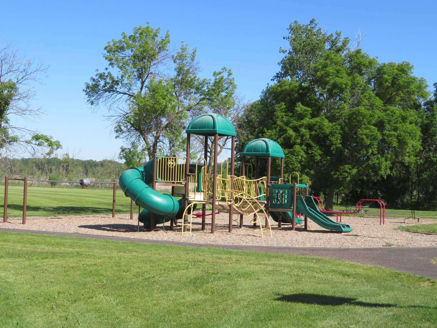 Solve Playground jigsaw puzzle online with 80 pieces