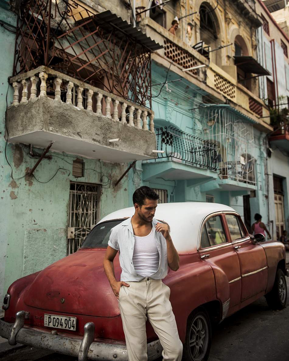 Solve The Havana Gangster jigsaw puzzle online with 80 pieces