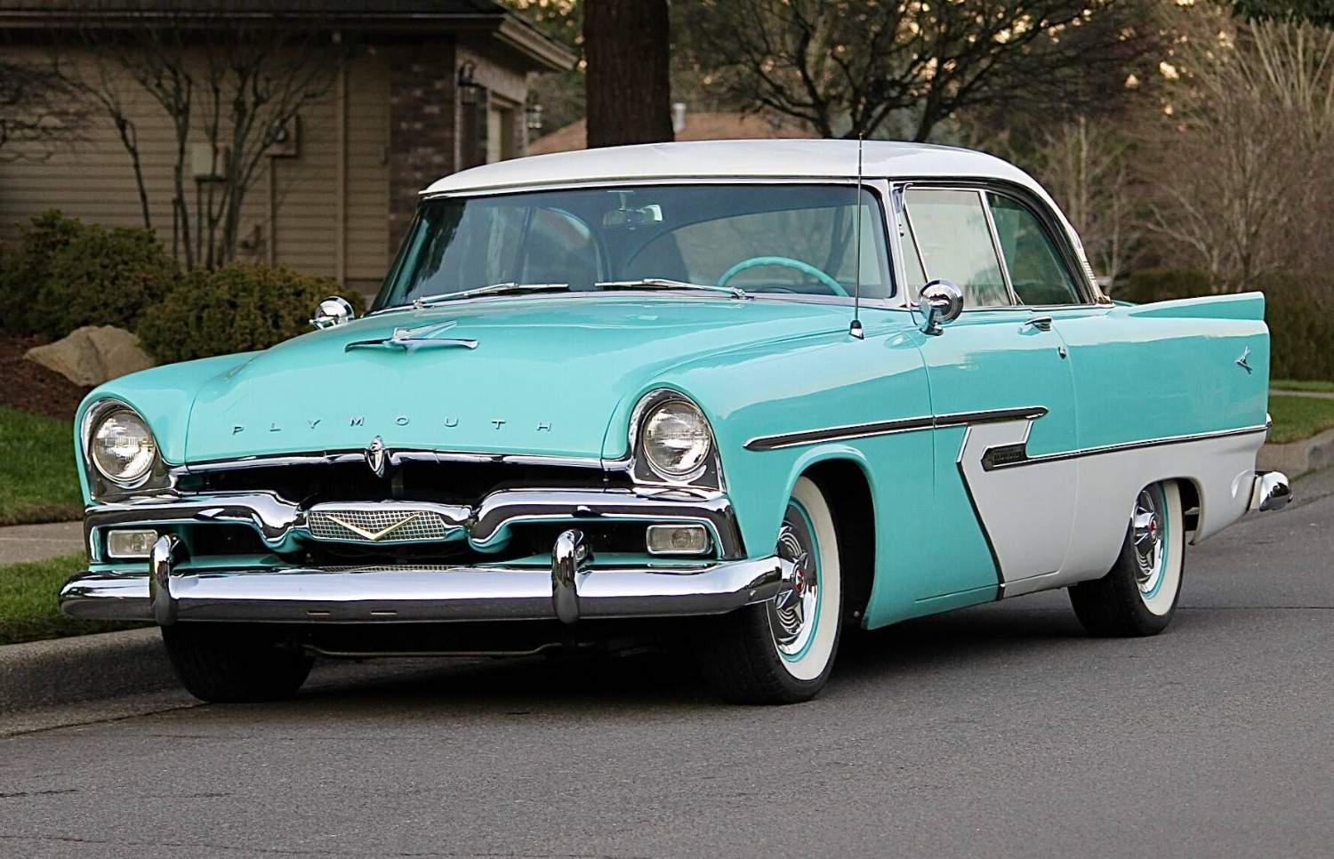 Solve 1956 Plymouth Belvedere hardtop jigsaw puzzle online with 77 pieces