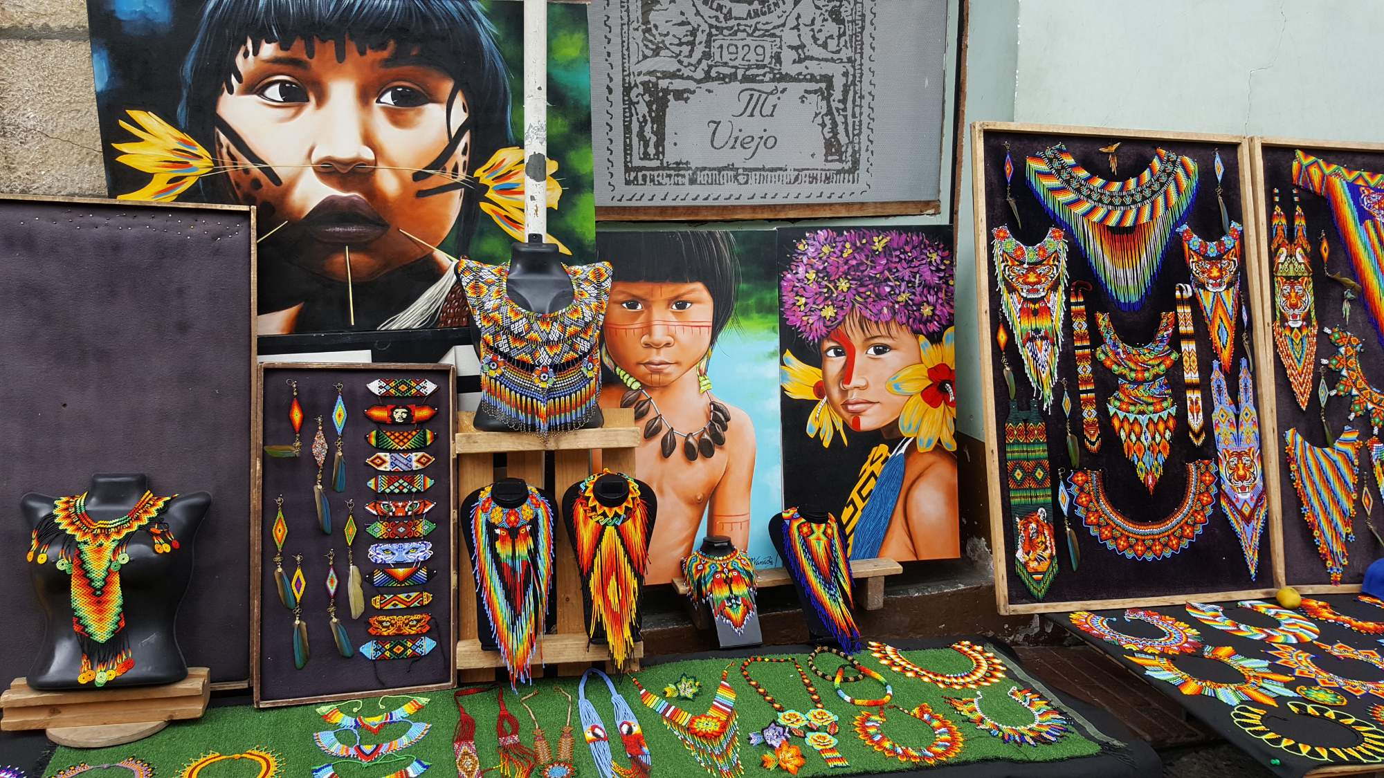 Solve Street Art in Bogota jigsaw puzzle online with 144 pieces