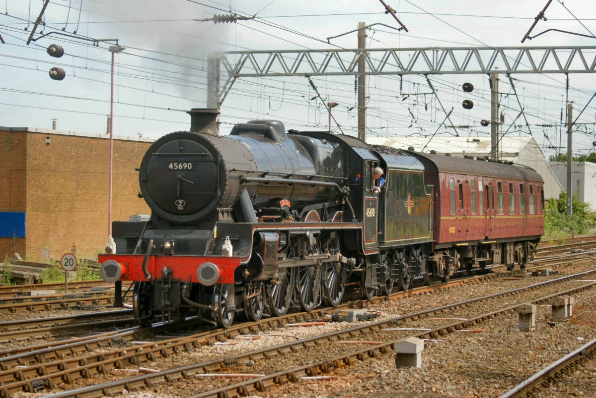 Solve LMS Jubilee Class 45690 "Leander" at Carlilse jigsaw puzzle ...