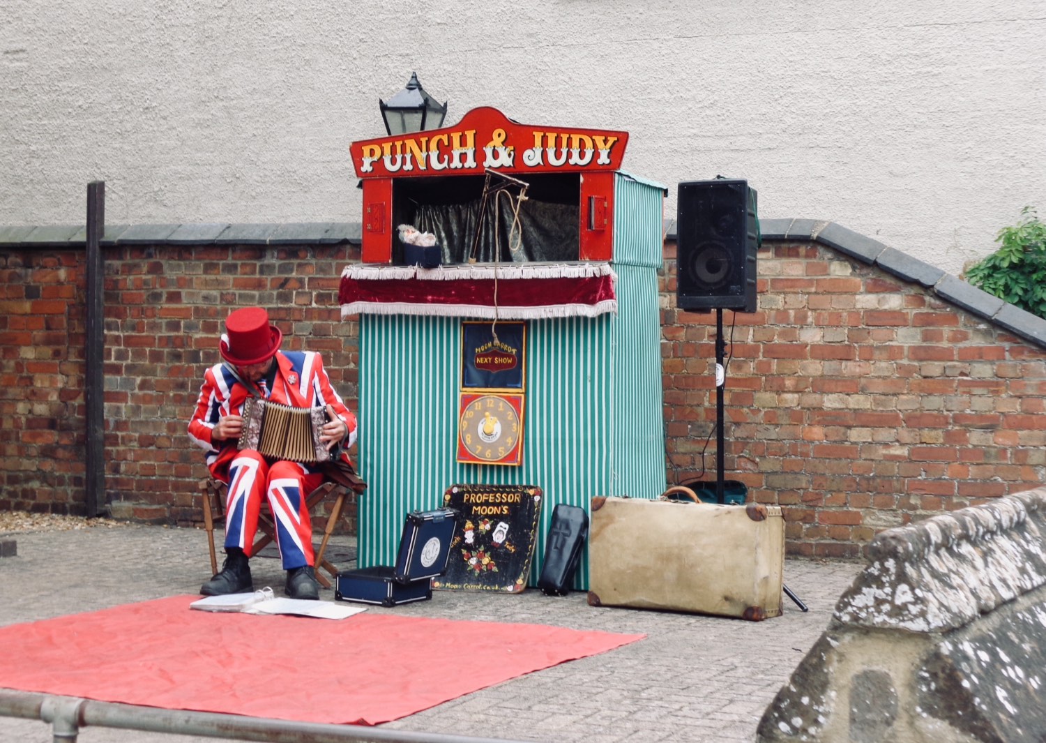 Solve It’s The Punch and Judy Show! jigsaw puzzle online with 88 pieces