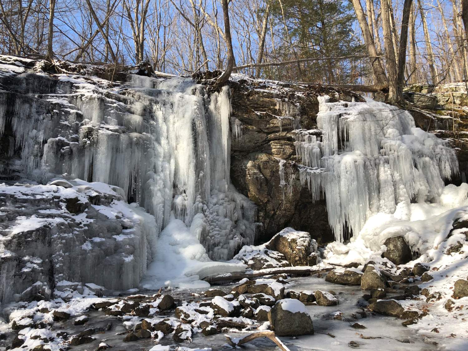 Solve Blackledge Park, CT jigsaw puzzle online with 80 pieces