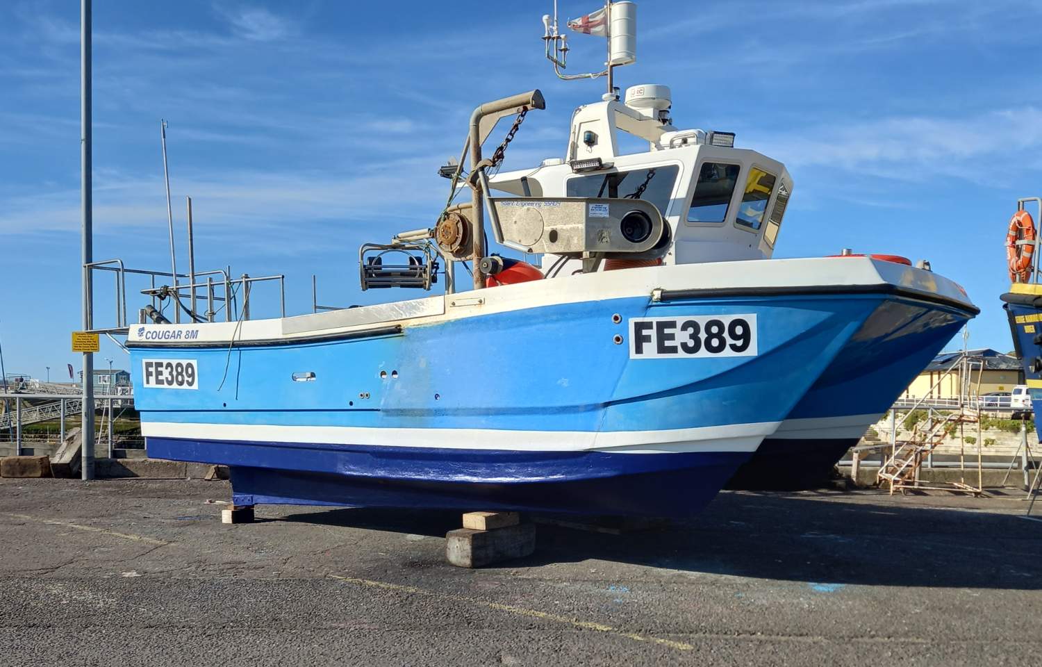 Solve Blue boat, blue sky jigsaw puzzle online with 60 pieces