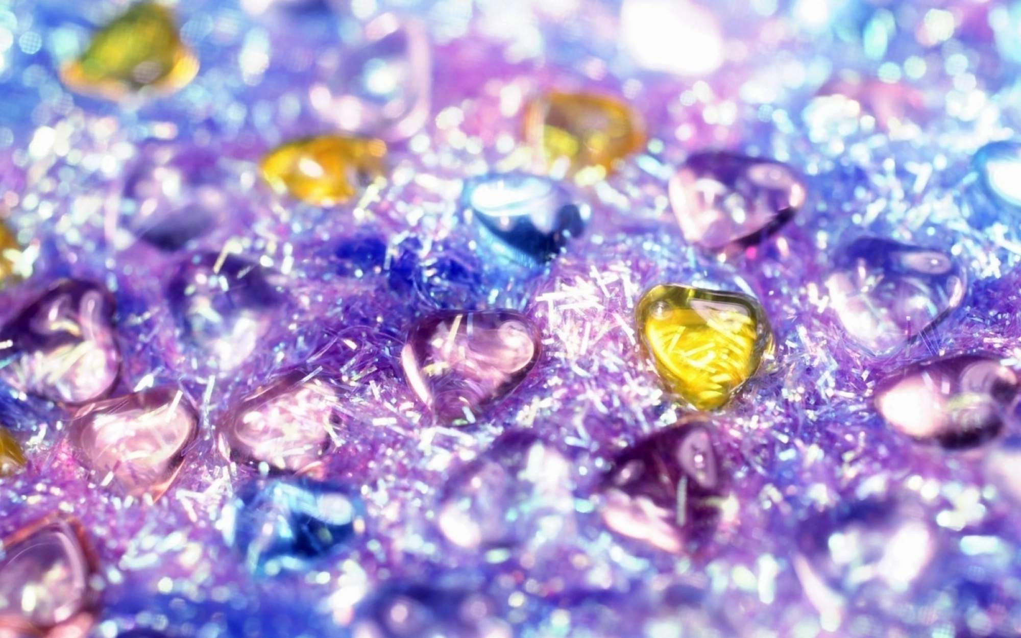 Solve Rhinestone Bling! jigsaw puzzle online with 416 pieces