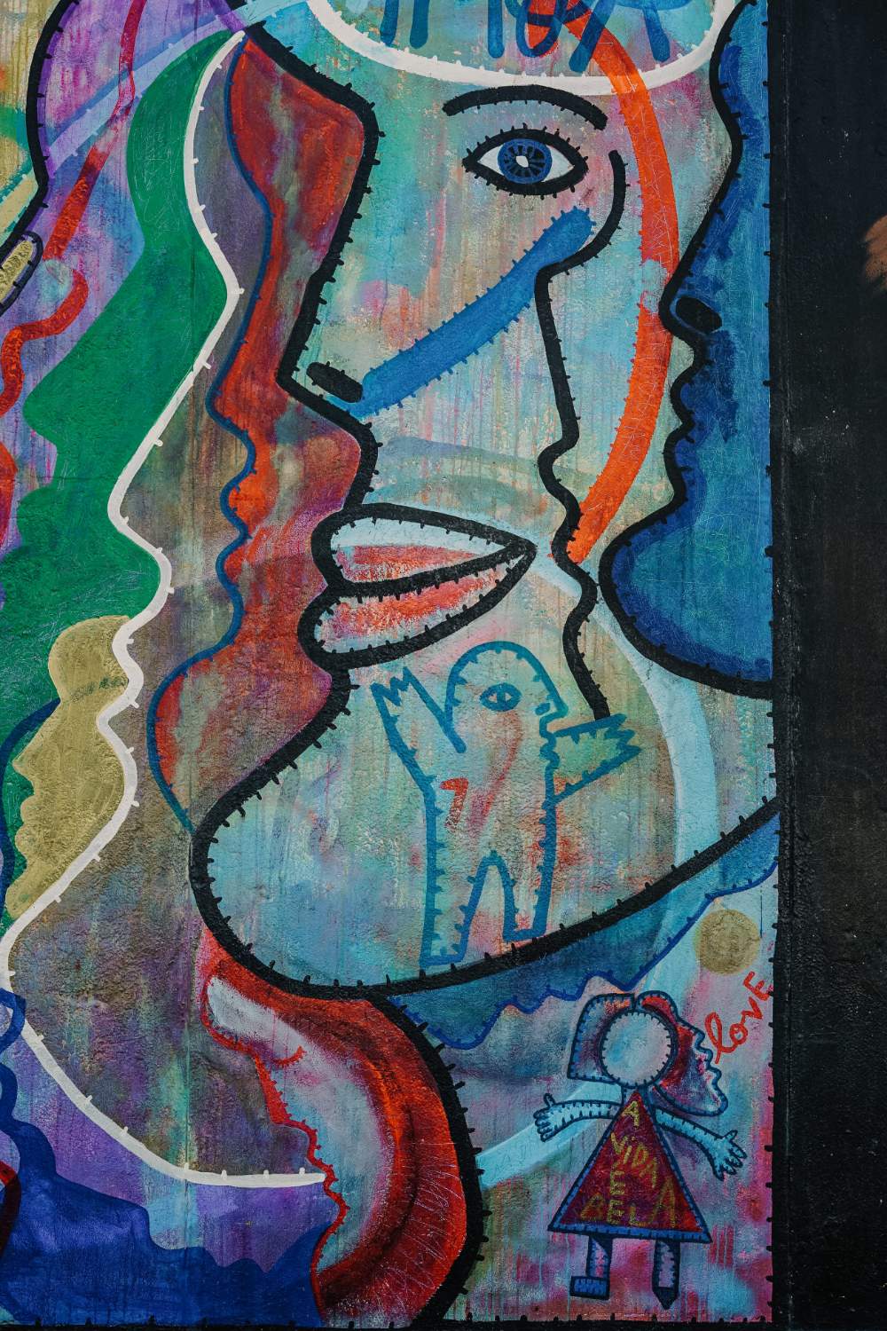 Solve graffiti, mural jigsaw puzzle online with 176 pieces