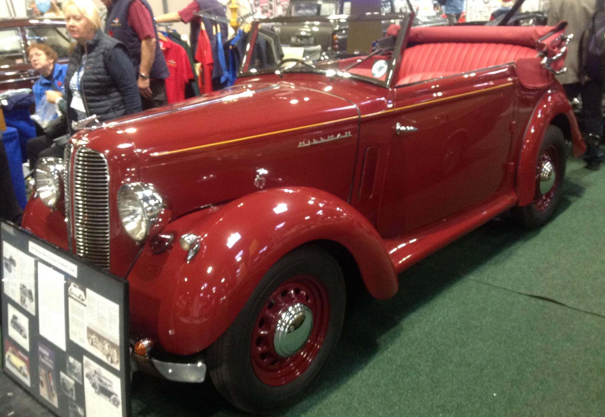 Solve Hillman "Minx" Tourer - 1938 jigsaw puzzle online with 216 pieces