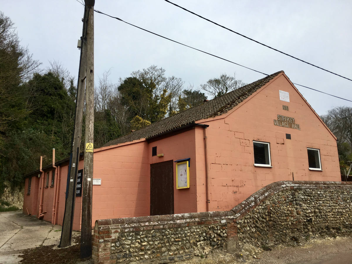 Solve Stiffkey Village Hall jigsaw puzzle online with 108 pieces