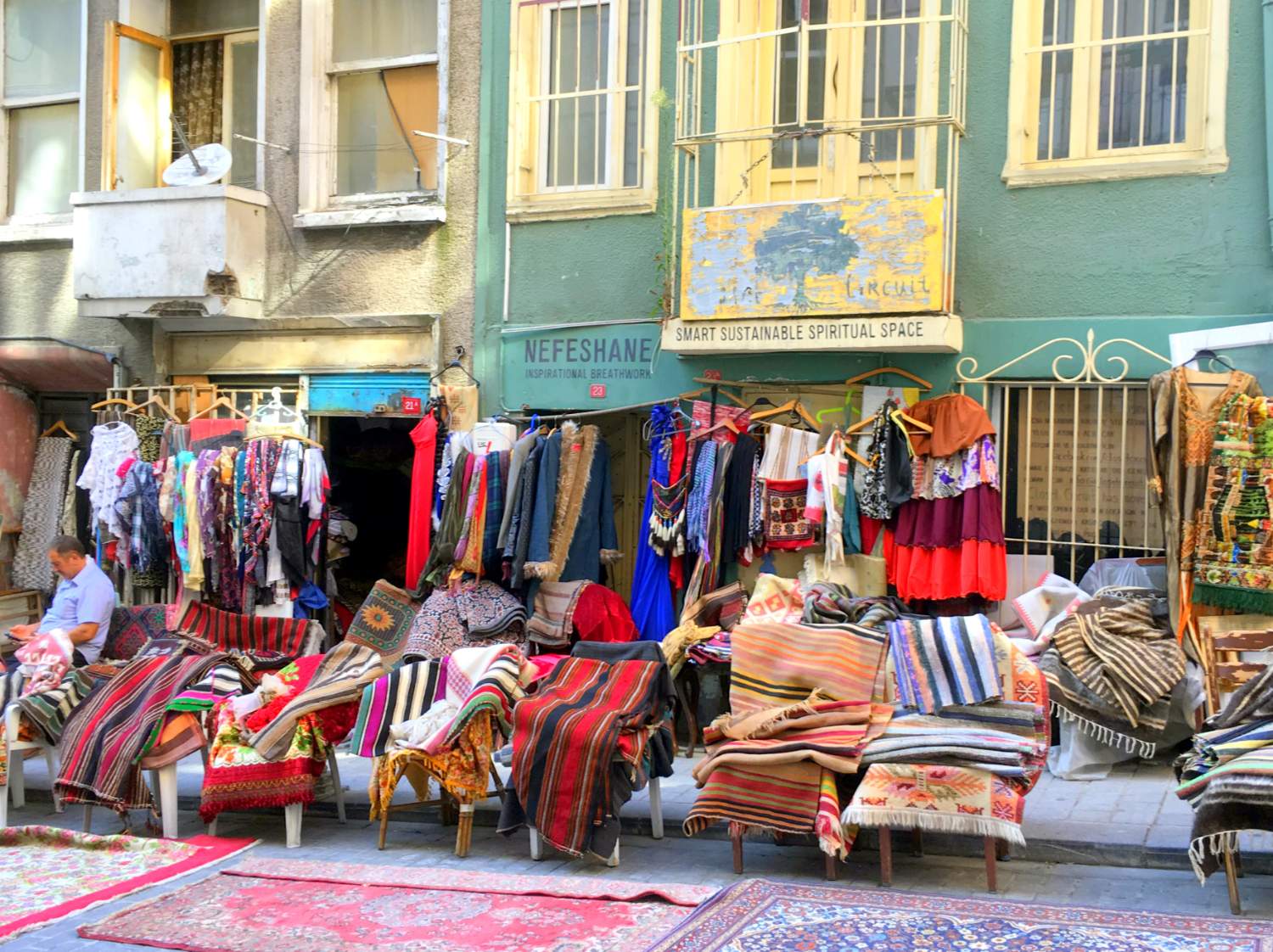 Solve Turkish colors jigsaw puzzle online with 108 pieces