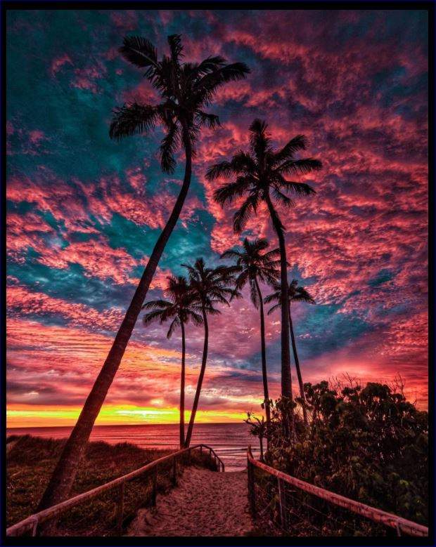 Solve ~𝑺𝒖𝒏𝒔𝒆𝒕 🌀 𝑄𝑤𝑒𝑒𝑛𝑠𝑙𝑎𝑛𝑑, 𝐴𝑢𝑠.~ jigsaw puzzle online with 120 pieces