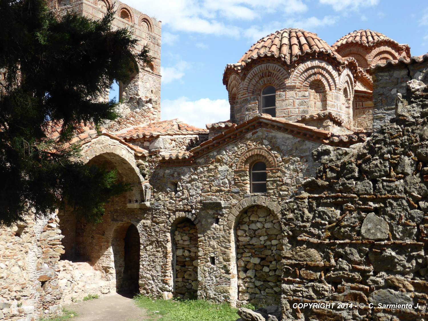 Solve GREECE - Mystras - Agia Sophia Church jigsaw puzzle online with ...