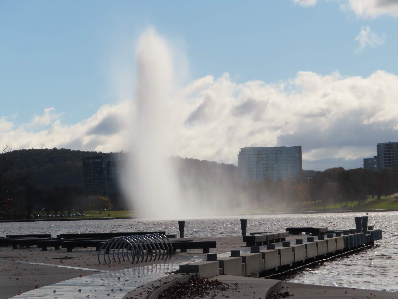 Solve Captain James Cook Memorial Fountain, Lake Burley Griffin ...