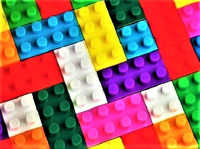 Solve Lego jigsaw puzzle online with 70 pieces
