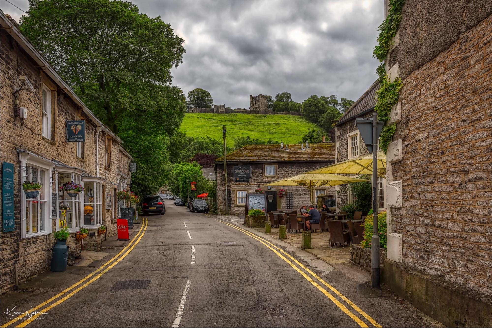 Solve Castleton. Derbyshire. UK. jigsaw puzzle online with 345 pieces