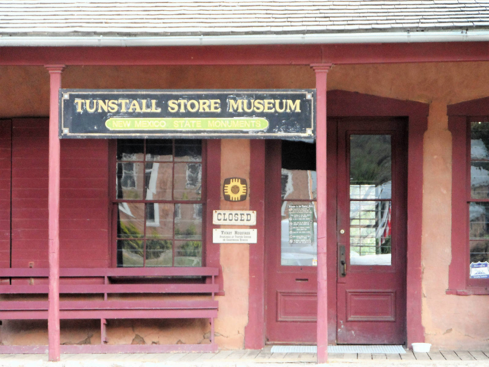 Solve Tunstall Store jigsaw puzzle online with 252 pieces