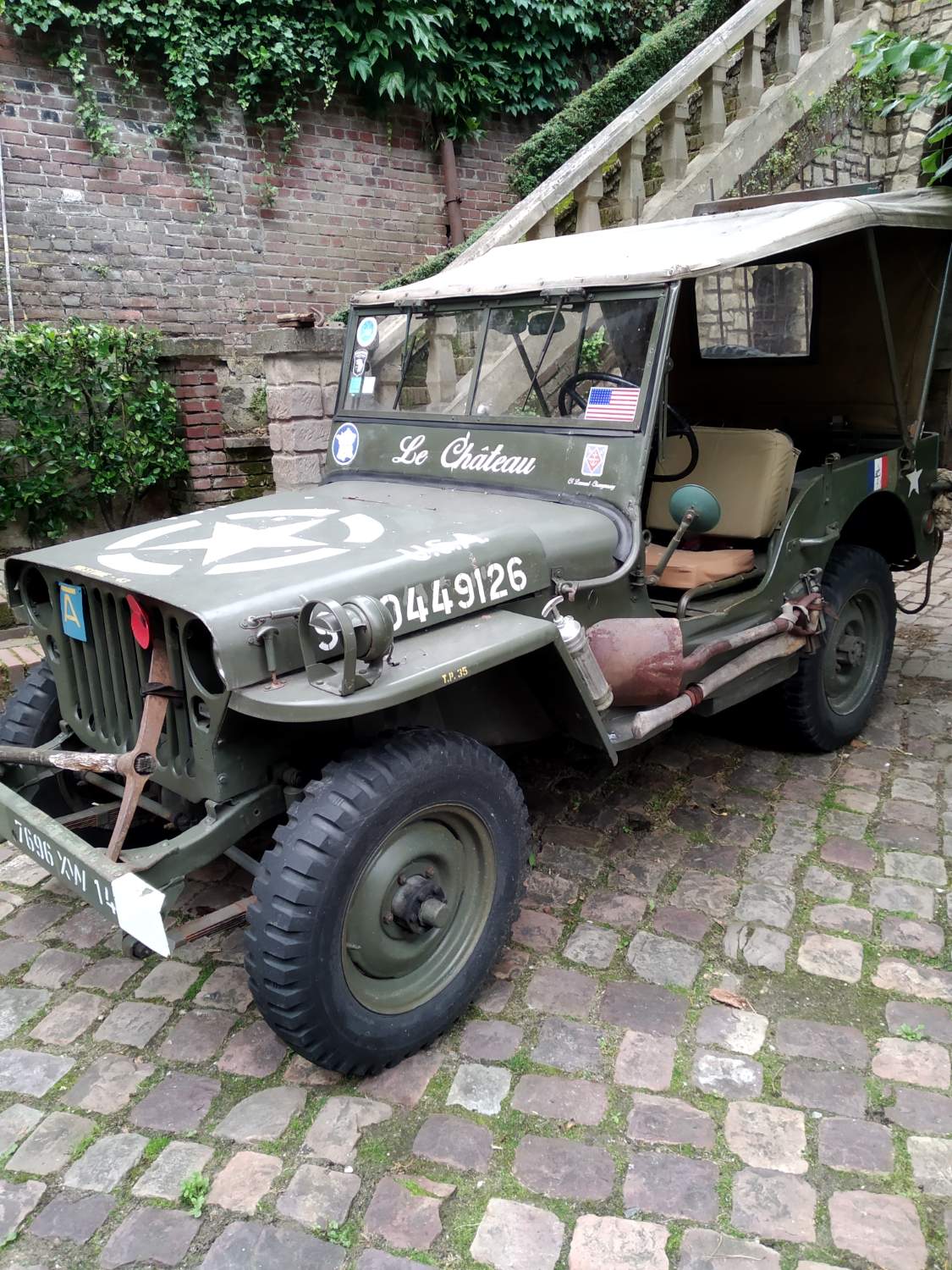 Solve Jeep Normandie jigsaw puzzle online with 252 pieces