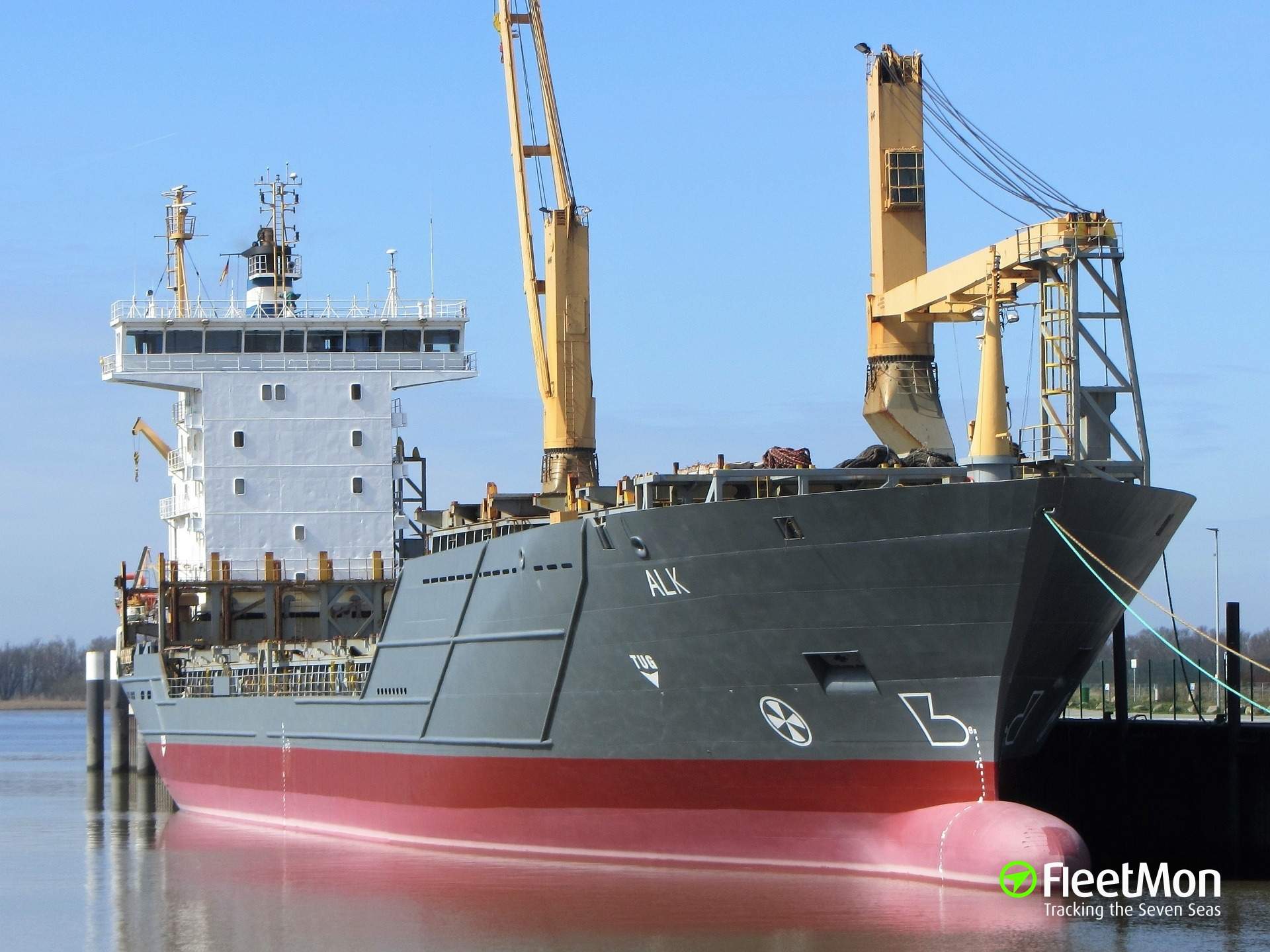 Solve schip jigsaw puzzle online with 594 pieces